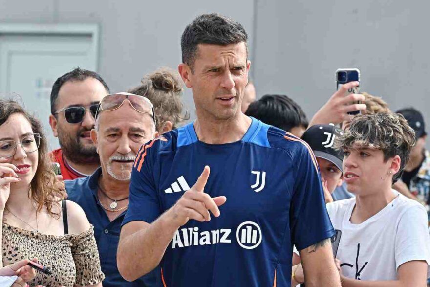 Juve Cessione A Un Passo Vola A Parigi Con La Formula Del Prestito